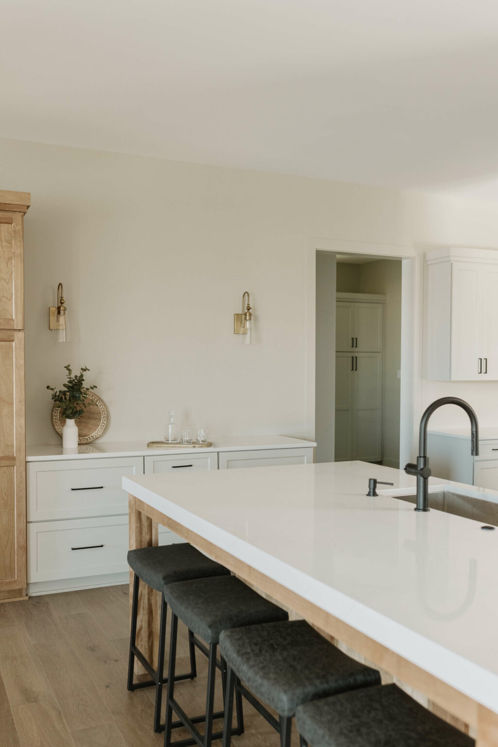 Our Top 5 Most Popular Quartz Countertop Colors - CKF
